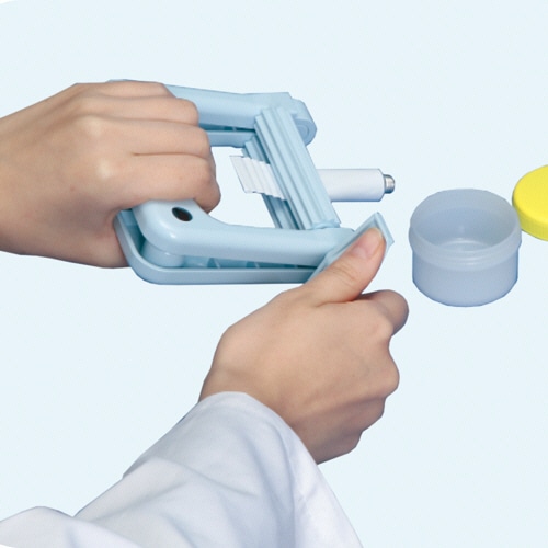 シンリョウ 軟膏チューブ絞り スクイーザー3S 1個（ご注文単位1個）【直送品】 包装用品・店舗用品の通販 シモジマ