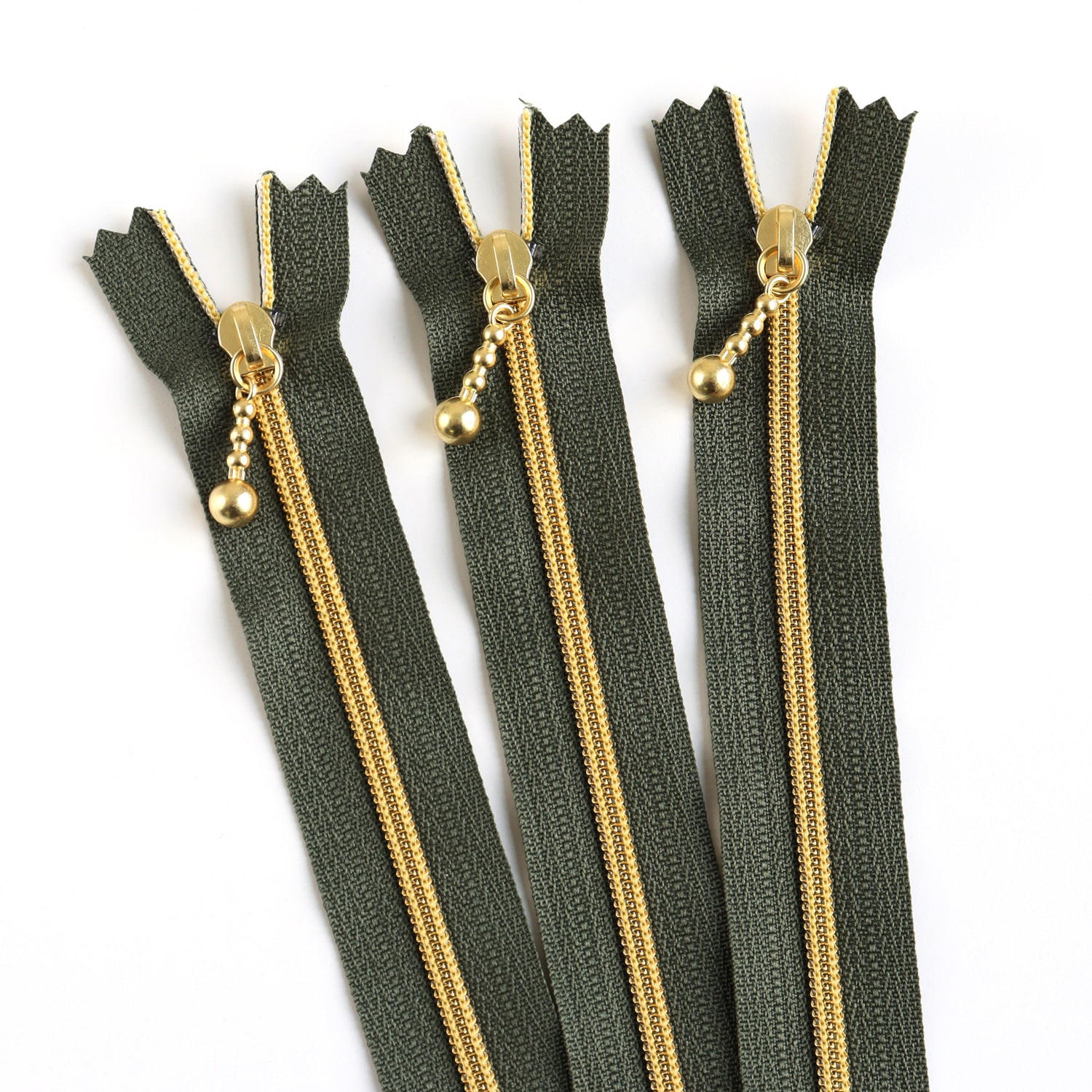 日本紐釦貿易 Y.K.K メタリオンファスナー 3C 20cmグリーン/ゴールド 3本入 3CM20-4G （ご注文単位1束）【直送品】 包装用品・店舗用品の通販 シモジマ