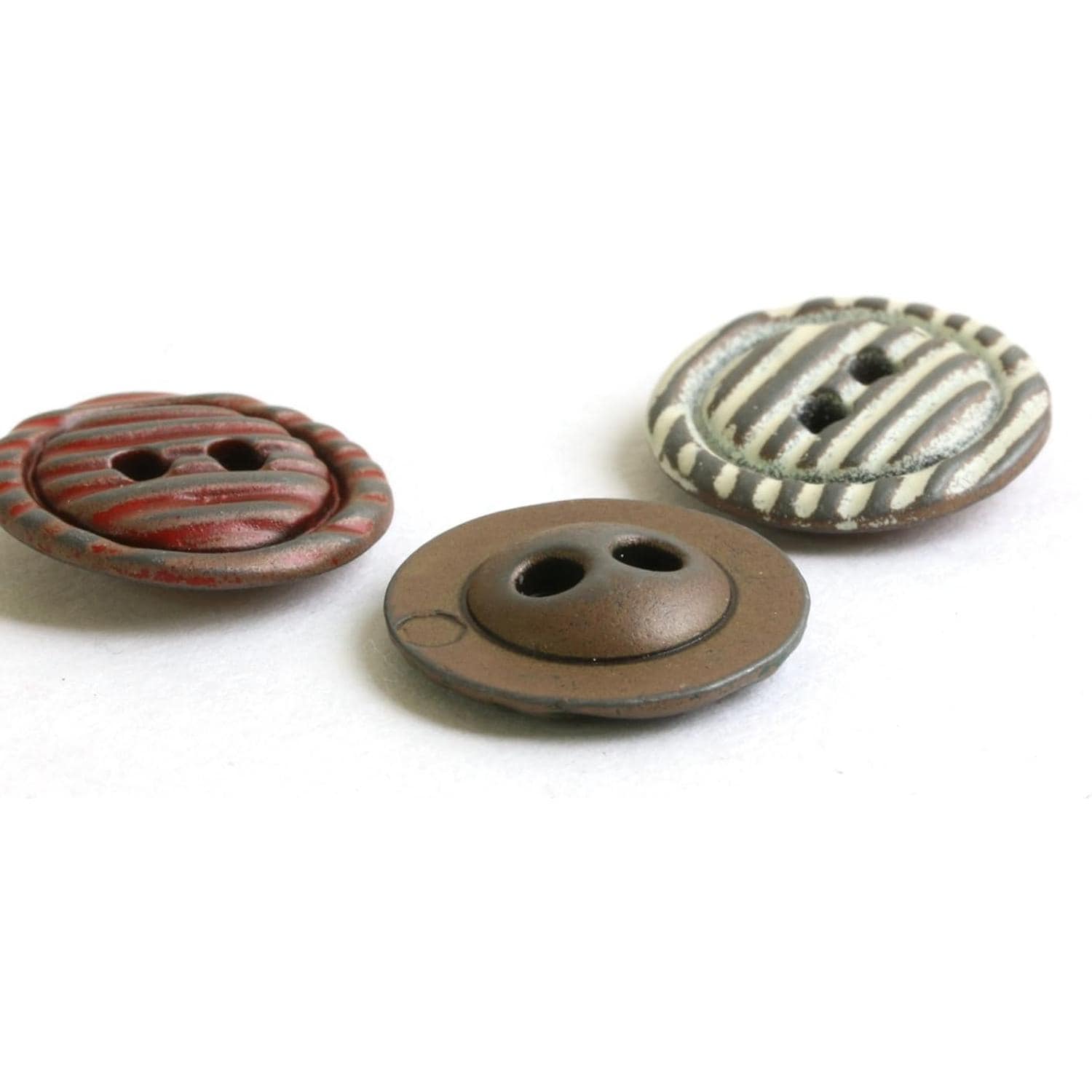 日本紐釦貿易 ヴィンテージデザイン 二つ穴ボタン グリーン 18mm 3個入 CG2001-G （ご注文単位1束）【直送品】 包装用品・店舗用 ...